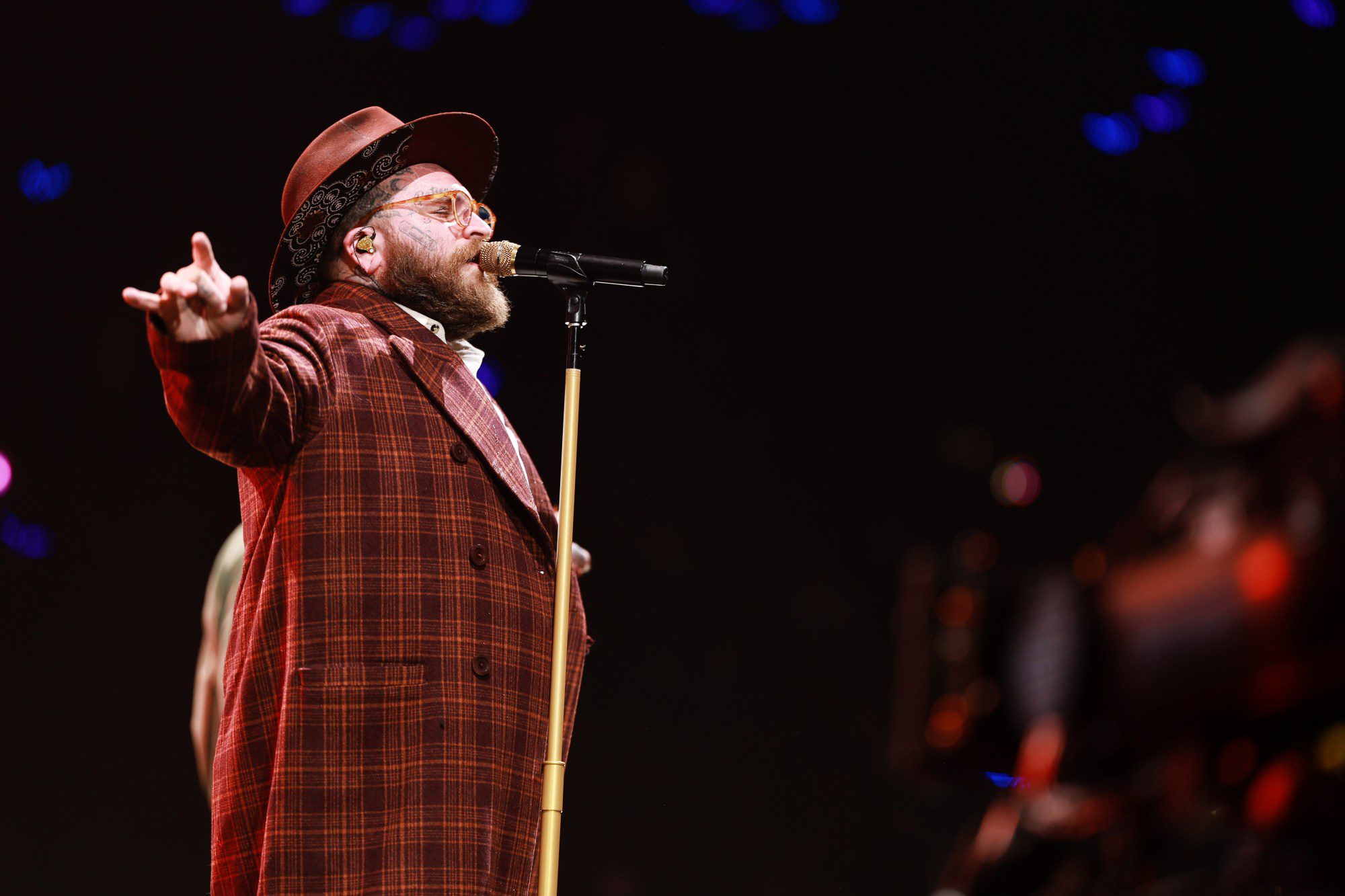 Talented singer Teddy Swims reveals his emotions in new songs – The ...